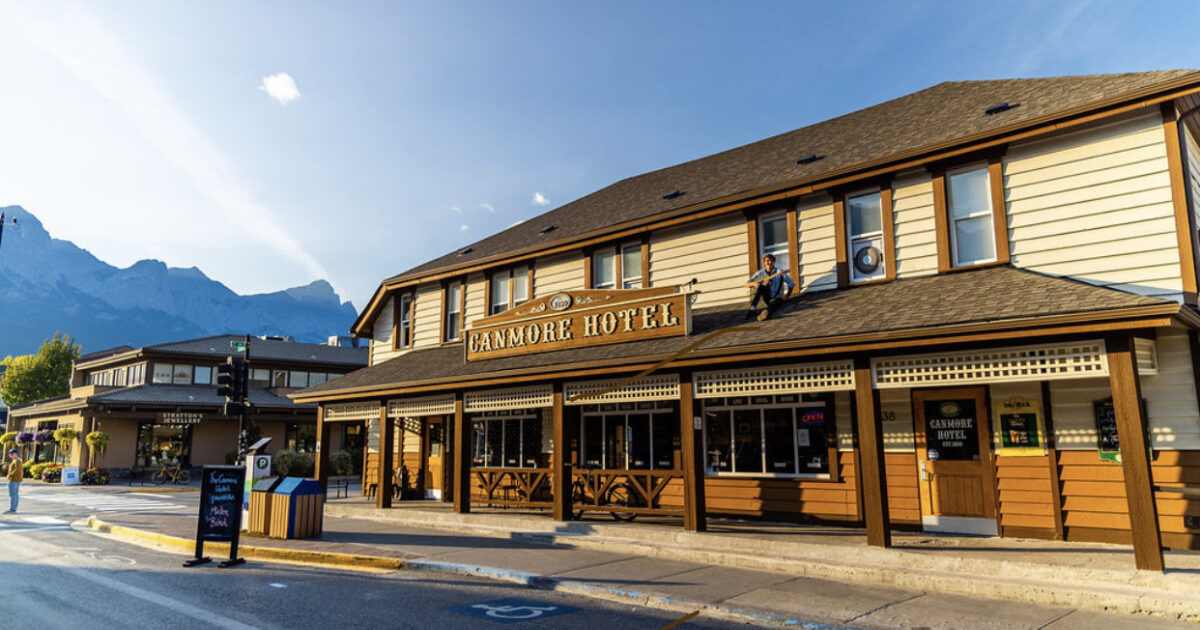 The Legendary Canmore Hotel: Legendary History~ Legendary Music